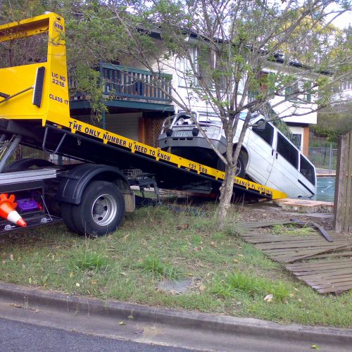 Light Smash & Accident Towing. 131TOW | 131TOW